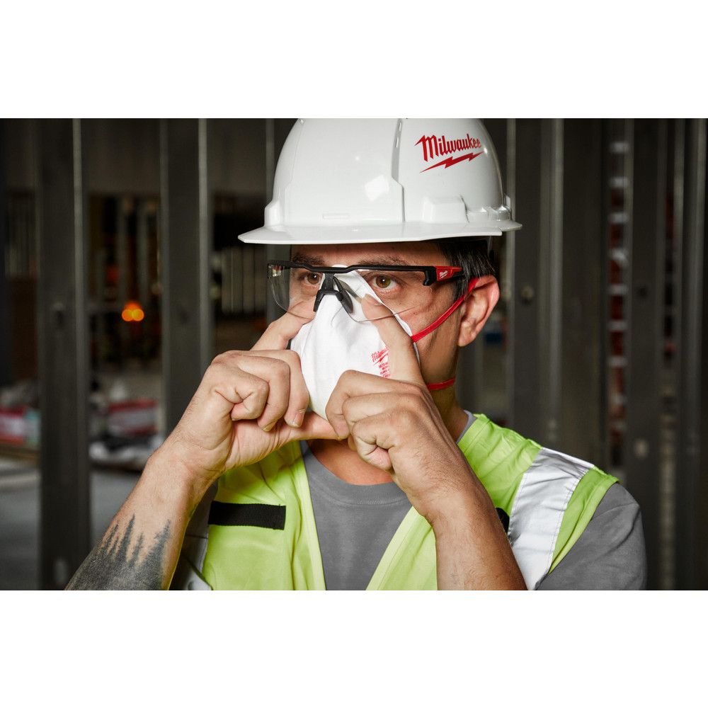 Milwaukee Tool - Disposable N95 Respirator: Contains Nose Clip, White ...