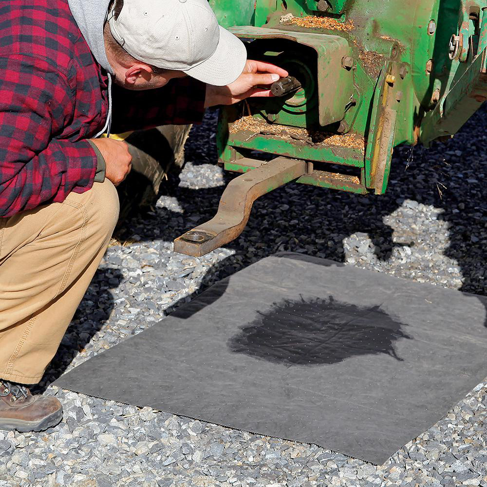 New Pig - Sorbent Mat: For Oils, Coolants, Solvents, Water, Light ...