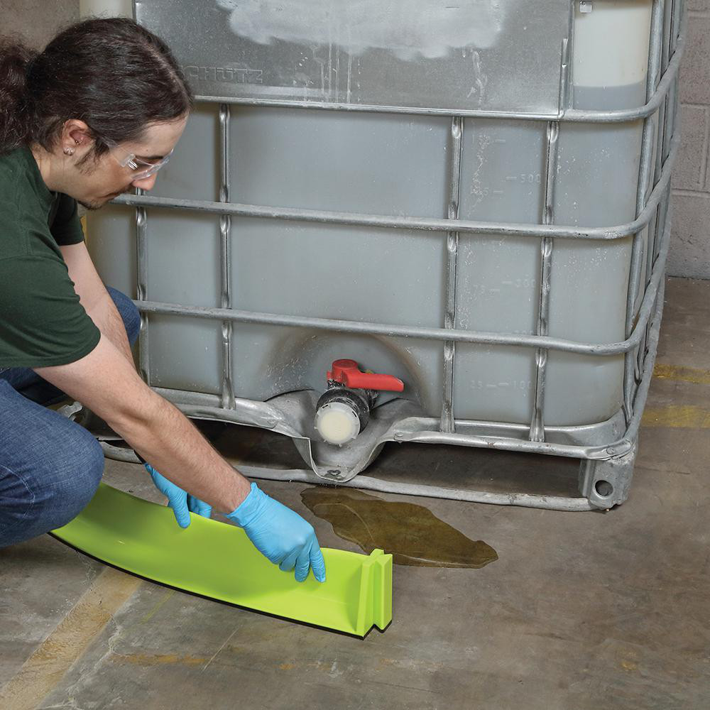 New Pig - Collapsible & Portable Spill-Containment Accessories: Dike, 5 ...