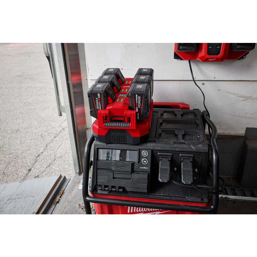 Milwaukee Tool - M18™ Six Bay Daisy Chain Rapid Charger w/ PACKOUT ...